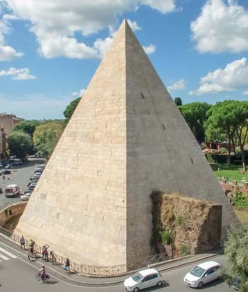 Una piramide a Roma in 330 giorni